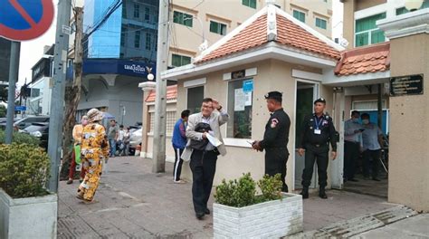 លោក សុន ឆ័យ អនុប្រធានគណបក្សភ្លើងទៀនចូលឆ្លើយចំពោះមុខអយ្យការលើបណ្តឹង គ ជ ប សារព័ត៌មាន នគរវត្ត