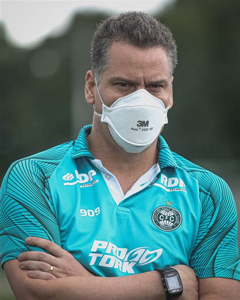 Escalação Do Coritiba Matheus Galdezani Sofre Lesão E Interino