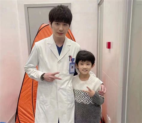 杨幂新剧官宣上星央视！《谢谢你医生》引热议，男主是实力男神！ 知乎