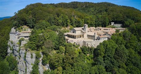 Los Monasterios De La Edad Media Donde Es Posible Alojarse Y Que Están