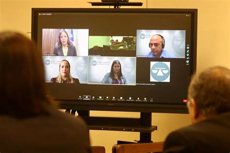 Jueces Asociados Y Jueza Asociada Del Tribunal Supremo Participan De