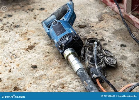 Manual Electric Vibrator For Concrete Pouring Work Using A Concrete