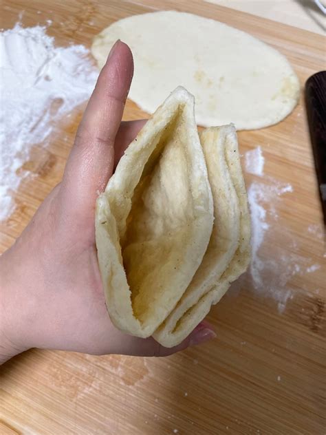 【口袋饼的做法步骤图，口袋饼怎么做好吃】小医森的厨房下厨房