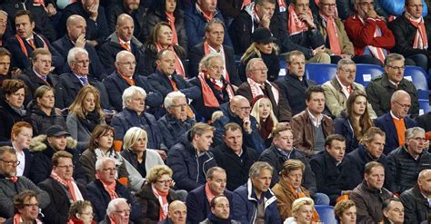 Een Voor Een Vertrekken Ze Bij Oranje Vlak Voor De WK Kwalificatie NRC