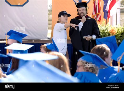 Booksmart From Left Director Olivia Wilde Jason Sudeikis On Set