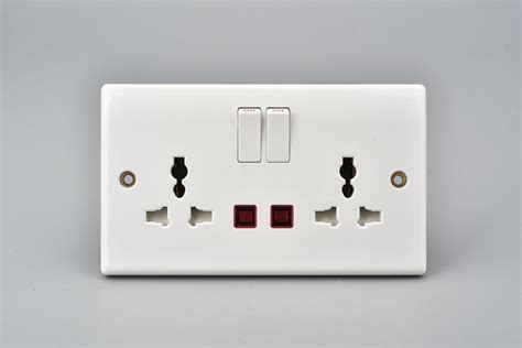 Bakelite Double 13A Multi Socket 2 Gang Switched Socket Outlet With Neon China Socket And