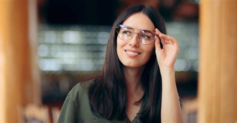 Anti Reflective Vs Anti Glare Coatings What S The Difference