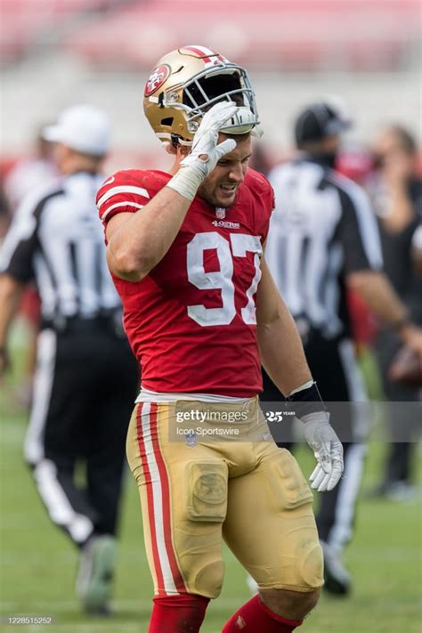 Sf 49ers De Nick Bosa Men In Tight Pants Fit Men Bodies Cute