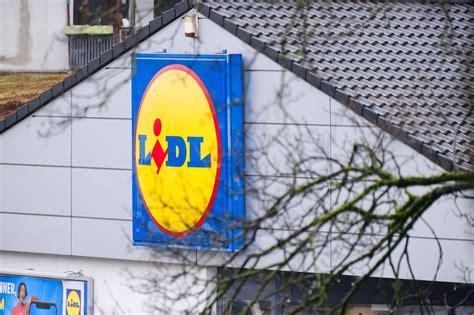 СМОТРИТЕ Пасхальная реклама Lidl на улицах Таллинна вызвала жаркую