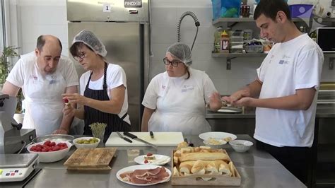 Какво е социалната услуга „Подкрепа за трудови умения“ Youtube