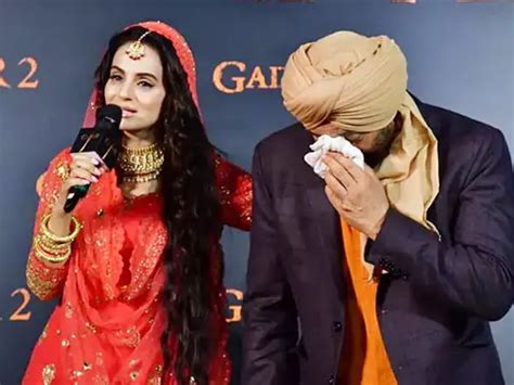 Sunny Deol Becomes Emotional At The Trailer Launch Of Gadar 2 Ameesha