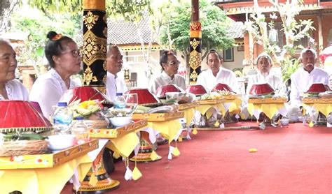 Menelisik Makna Rsi Bhojana Hanya Dipersembahkan Kepada Rsi Saat Karya