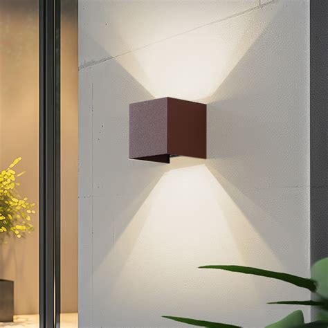 Lindby Smart LED kinkiet zewnętrzny Dara rdzawy kątowy CCT RGB Tuya Lampy pl