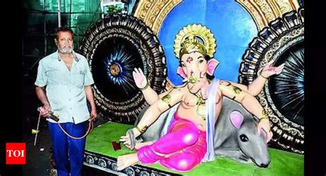 Muslim Man Who Makes Ganesh Idols Becomes Veg For 6 Months In Gujarat