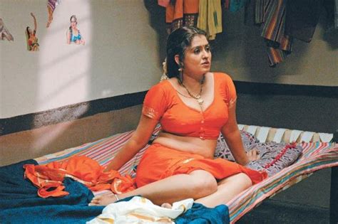 Actress Sona Heiden Aunty Latest Hot Photos Collection