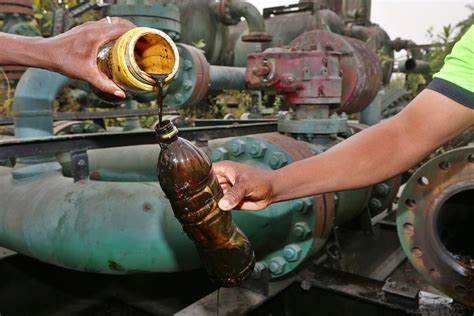 Shell Eni Misled Nigeria On Oil Spills Amnesty Says Bloomberg