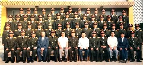 1988年我军恢复军衔制，为何没有授元帅和大将？ 知乎