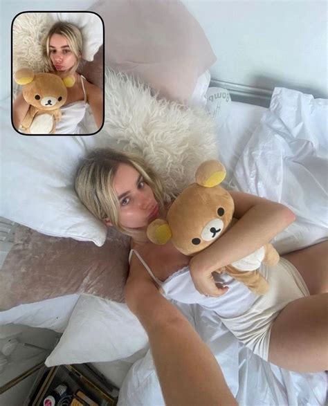 Cute Selfies With A Toy Cute Selfies With Plushies Bed Selfies