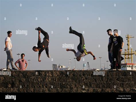 Anzali Port Iran 24th Dec 2015 Iranian Teens Practice Parkour In