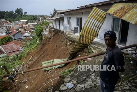 Kondisi Bencana Longsor Di Kampung Kebon Jahe Bogor Republika Online