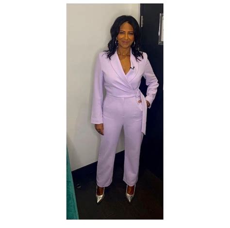 Ranvir Singh Sparks Fan Reaction In Glam Deep V Outfit Hello