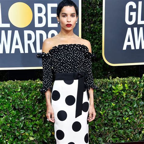 À 59 Ans Brad Pitt Confirme Son Statut De Sex Symbol En Smoking