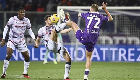 Foto Momen Duel Sengit Fiorentina Vs Bologna Di Perempat Final Coppa Italia La Viola Menang