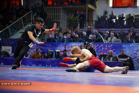 رقابت های کشتی آزاد بزرگسالان قهرمانی کشور ساری گزارش تصویری 9