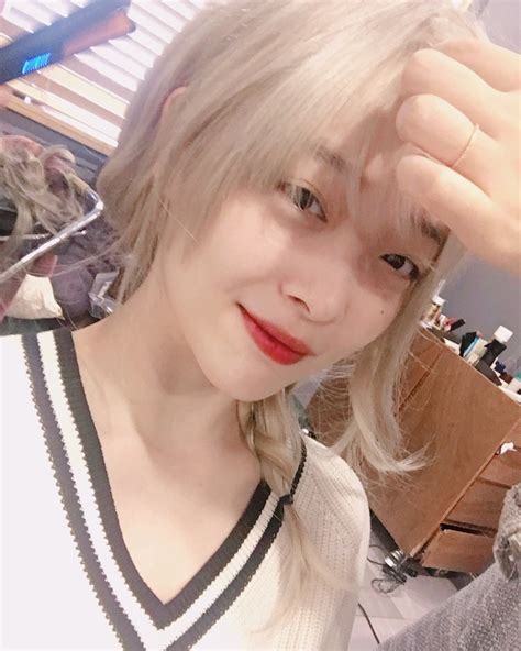 Sulli xinh hết phần thiên hạ khi quyết định gia nhập hội tóc ngắn BlogAnChoi