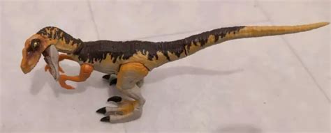 Jurassic World Legacy Collection Velociraptor Dinosaur Raptor Action