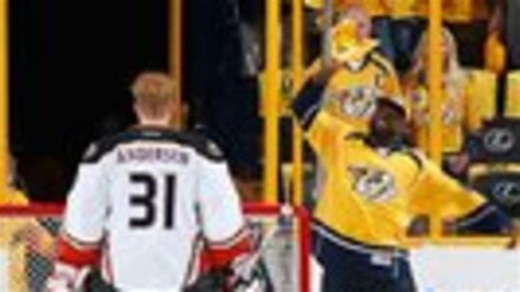 Delanie Walker Titans Teammates Supporting Predators