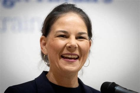 Бербок обвинила Путина в нежелании вести диалог о мире на Украине