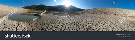 지구온난화 가뭄 사막화 토양오염 등 지구온난화 스톡 사진 1826530688 Shutterstock