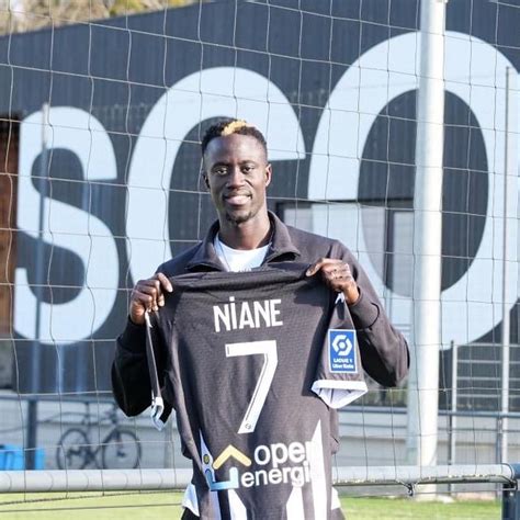 Officiel Ibrahima Niane Prêté Avec Option Dachat à Angers Senegal7