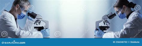 Wetenschappers Die In Het Lab Werken Stock Foto Image Of