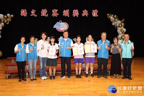 語文競賽特優及藝術表現優異學子表揚 鍾東錦為選手加油鼓勵