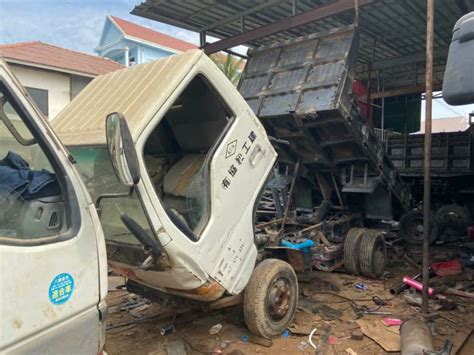 អាជ្ញាធរ ចុះ បង្ក្រាប ទីតាំង កែ ឆ្នៃ រថយន្ត ខុស លក្ខណៈ បច្ចេកទេស ២តាំង ក្នុង ស្រុក ក ណ្តាលស្ទឺង