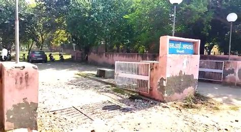 Bhiwani News भिवानी के ईएसआई अस्पताल में सुविधाओं का टोटा