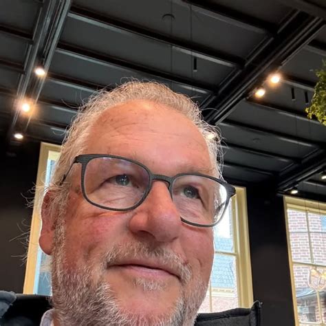 Wouter Willems Wouwil • Threads Say More