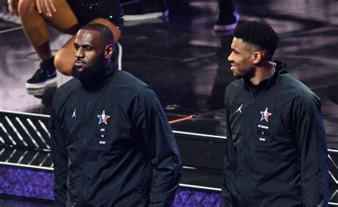 Lebron James Giannis Antetokounmpo Lead Early Nba All Star Voting
