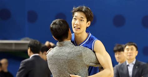 포토 김효범 감독 잘했어