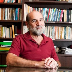 A razão da má escola não é a falta de tempo diz professor da USP