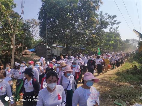 Dvb ပန်းတနော်မြို့ ဆန္ဒပြပွဲ ဆရာ ဆရာမများ ပါဝင်လာ၊ ထွေအုပ်ဝန်ထမ်းများ