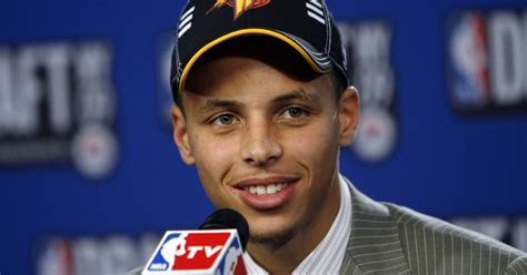 《柯瑞平凡中的不一樣：nba神射手的30段勇氣人生》 愈被看不起，愈要了不起 Nba 籃球 運動視界 Sports Vision