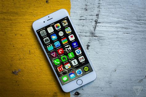 The Next IPhone Wont Switch To USB C But Its Cable Likely Will The