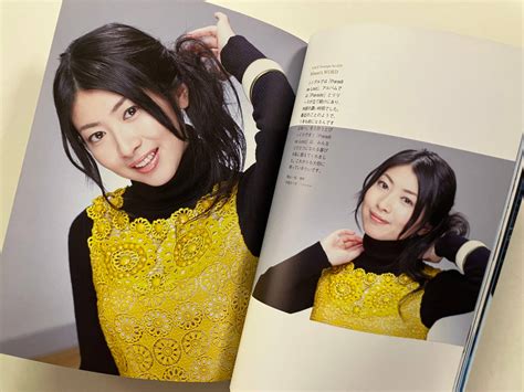 Yahooオークション 角川書店 B5判写真集「茅原実里 Crescendo クレ