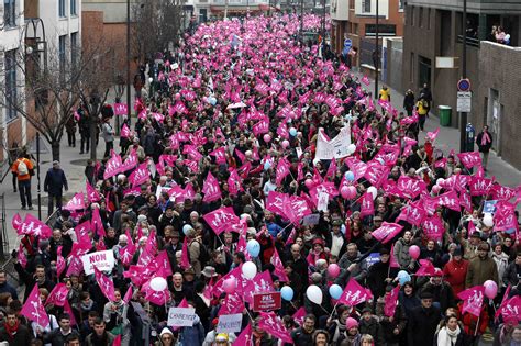 French Rally Defends Traditional Marriage The Tablet