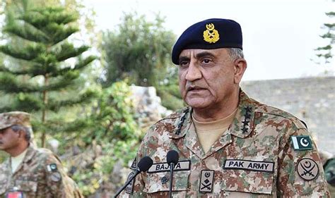 Qamar Javed Bajwa Discusses Kashmir With Chinese General