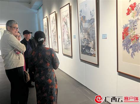 广西女性第七届金绣球书画作品展开展