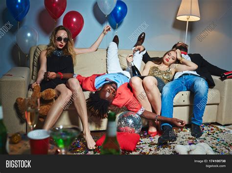 Tips To Avoid Getting Drunk For The New Years Eve Live In Tomorrow